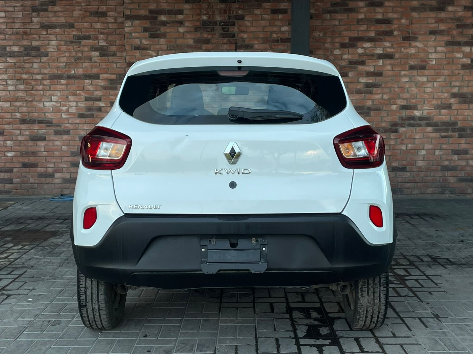 RENAULT KWID ICONIC 1.0L, 3CIL, TM BLANCO 2025